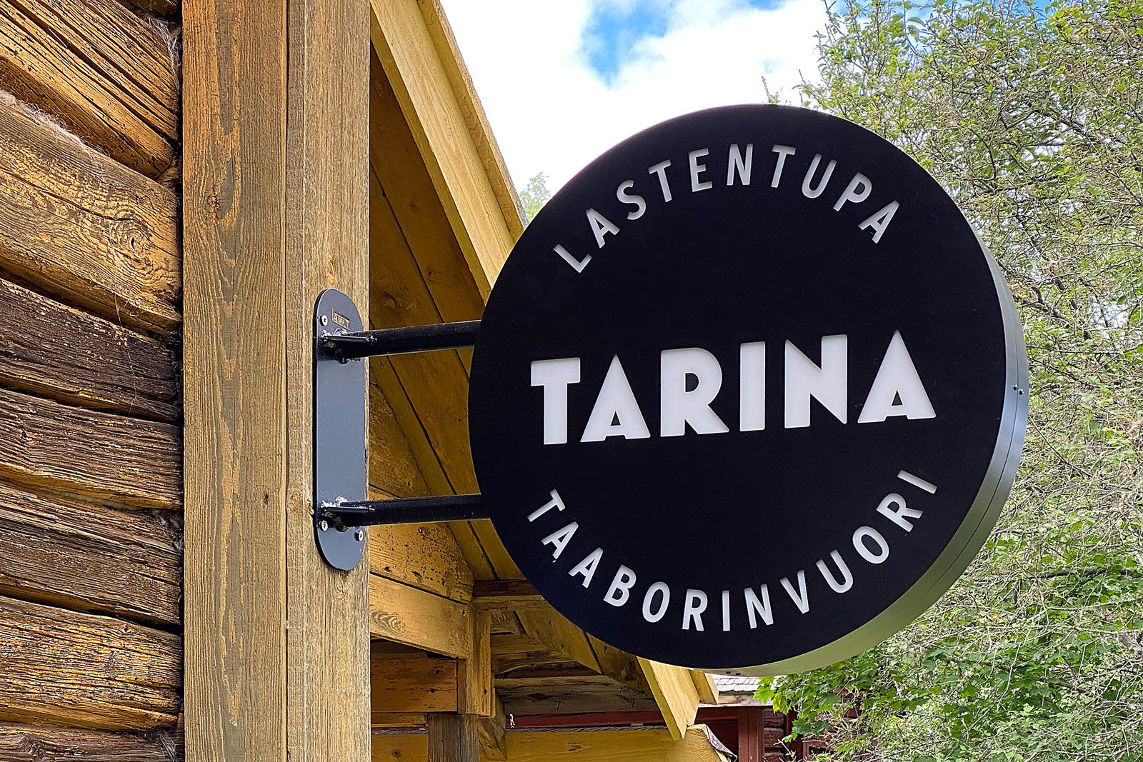 Lastentupa Tarina - Intro Design